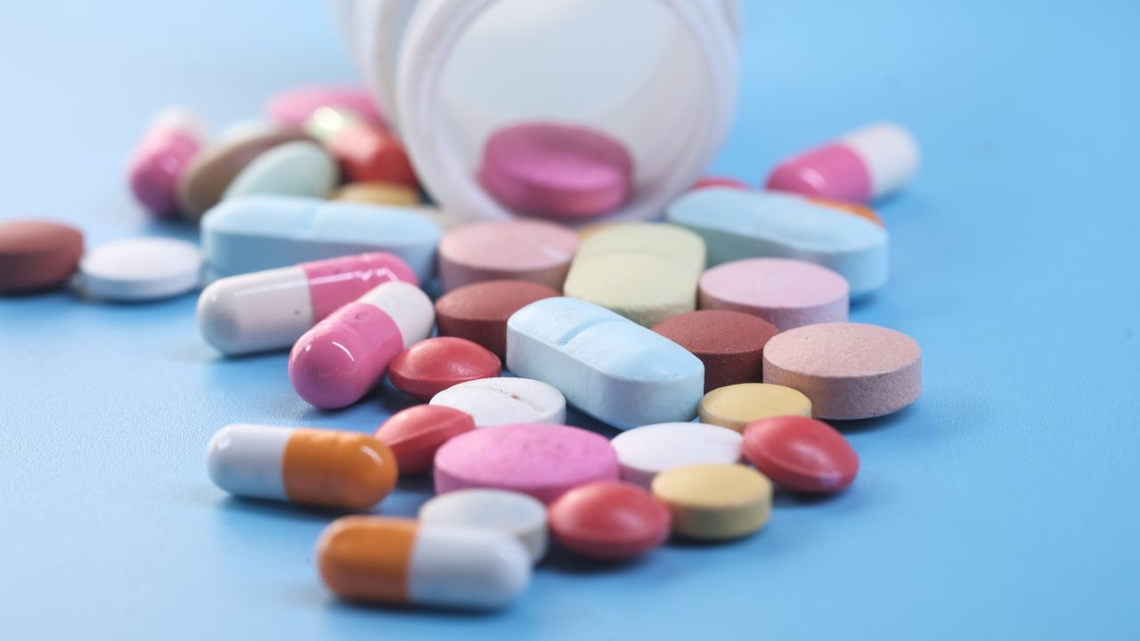 Azithromycin - antibacterial, anti-inflammatory, and antiviral? The use ...